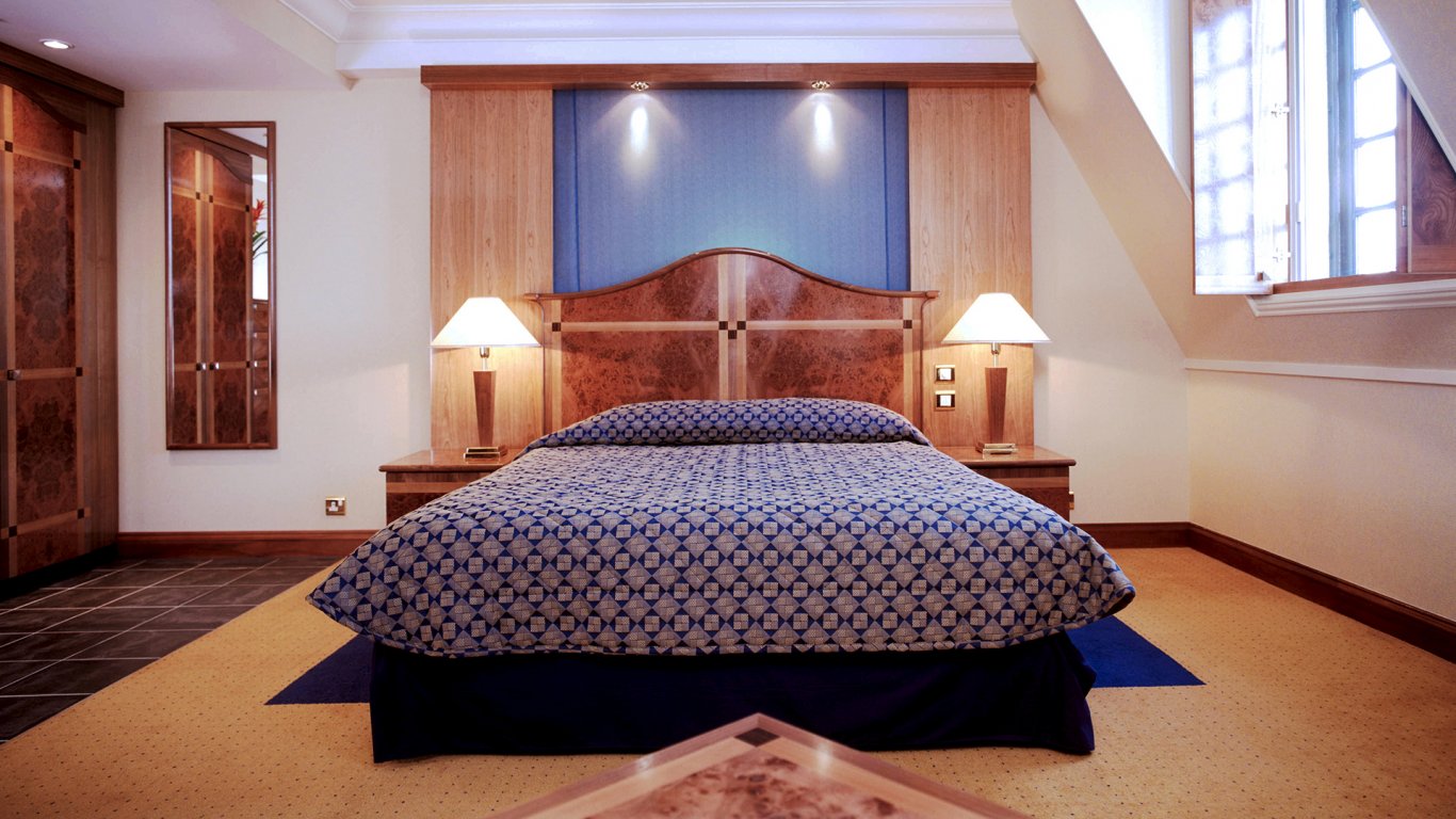 Radisson Blu Hotel - DLG Architects LLP